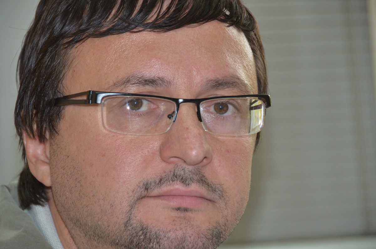 DEJAN DABIĆ: GLEDANJE FILMA SE UČI - FCS